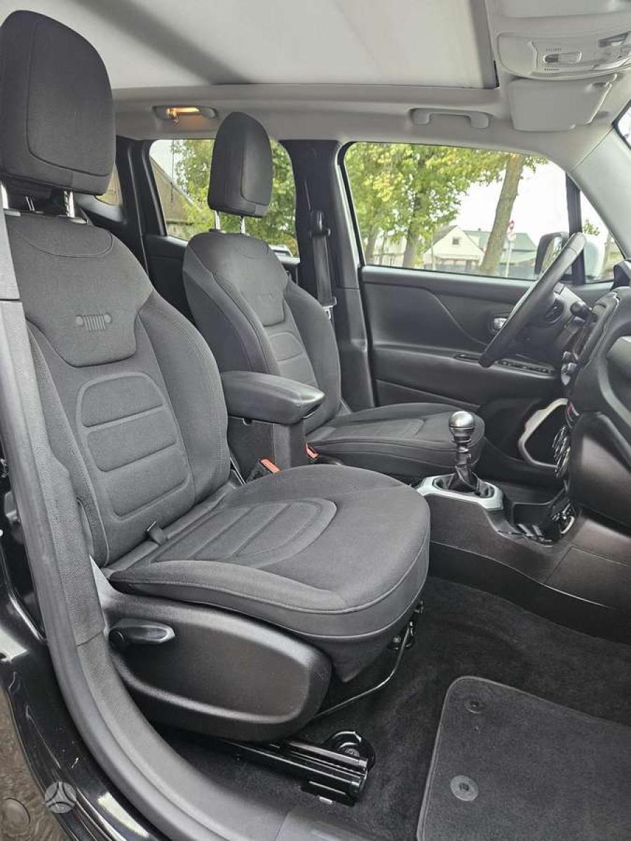 Black Jeep Renegade 2016 in Siauliai, with an engine capacity of 1.60 L and mileage of 252 thousand km for 7450 €, photo 18 on AUTOMOTO.COM.LV