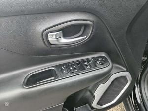 Black Jeep Renegade 2016 in Siauliai, with an engine capacity of 1.60 L and mileage of 252 thousand km for 7450 €, photo 24 on AUTOMOTO.COM.LV