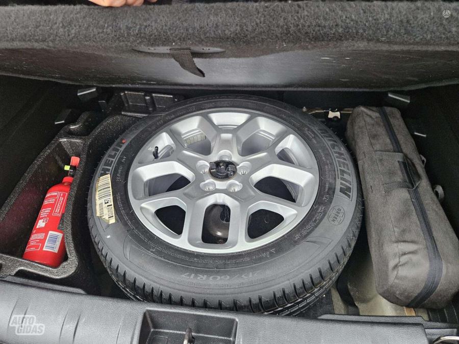 Melns Jeep Renegade 2016 Šauļi, ar dzinēja tilpumu 1.60 L un nobraukumu 252 tūkst. km par 7450 €, foto 14 vietnē AUTOMOTO.COM.LV