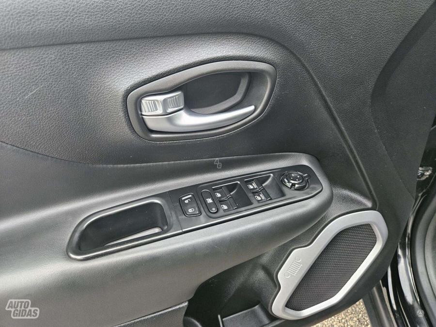 Melns Jeep Renegade 2016 Šauļi, ar dzinēja tilpumu 1.60 L un nobraukumu 252 tūkst. km par 7450 €, foto 24 vietnē AUTOMOTO.COM.LV