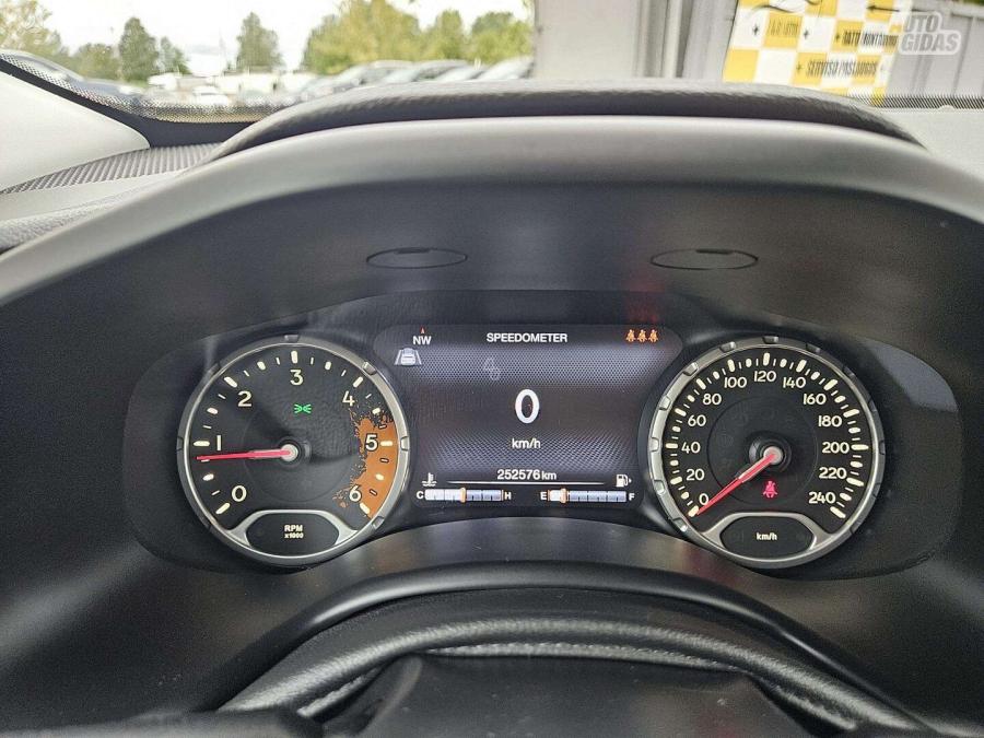 Melns Jeep Renegade 2016 Šauļi, ar dzinēja tilpumu 1.60 L un nobraukumu 252 tūkst. km par 7450 €, foto 29 vietnē AUTOMOTO.COM.LV