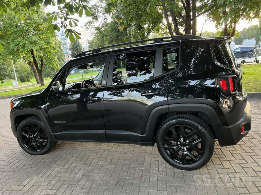 Black Jeep Renegade 2017 in Riga, with an engine capacity of 1.60 L and mileage of 0 thousand km for 8800 €, photo 8 on AUTOMOTO.COM.LV