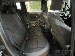Black Jeep Renegade 2017 in Riga, with an engine capacity of 1.60 L and mileage of 0 thousand km for 8800 €, photo 12 on AUTOMOTO.COM.LV