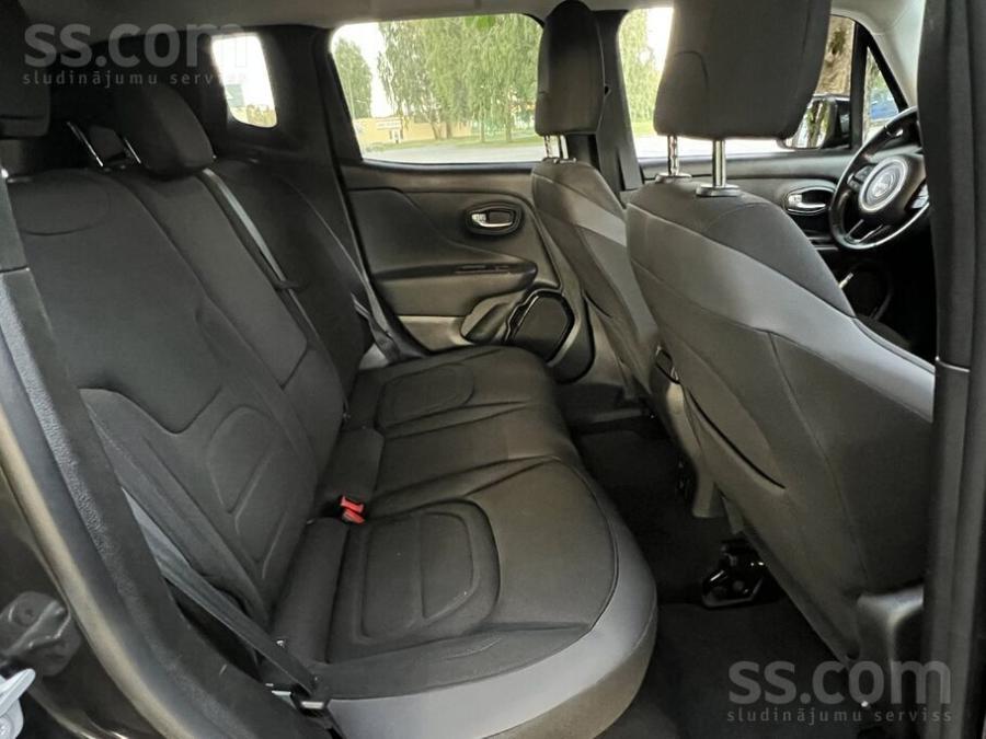 Black Jeep Renegade 2017 in Riga, with an engine capacity of 1.60 L and mileage of 0 thousand km for 8800 €, photo 12 on AUTOMOTO.COM.LV