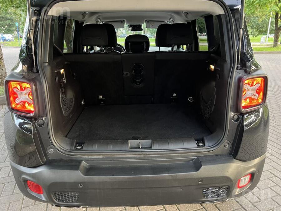 Black Jeep Renegade 2017 in Riga, with an engine capacity of 1.60 L and mileage of 0 thousand km for 8800 €, photo 14 on AUTOMOTO.COM.LV