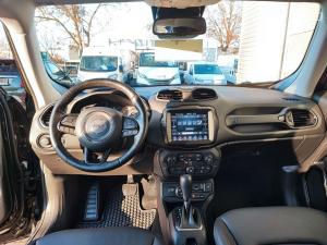 Black Jeep Renegade 2021 in Kaunas, with an engine capacity of 1.30 L and mileage of 78 thousand km for 23783 €, photo 9 on AUTOMOTO.COM.LV