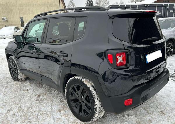 Melns Jeep Renegade 2021 Tauragė, ar dzinēja tilpumu 1.00 L un nobraukumu 45 tūkst. km par 13400 €, foto 3 vietnē AUTOMOTO.COM.LV