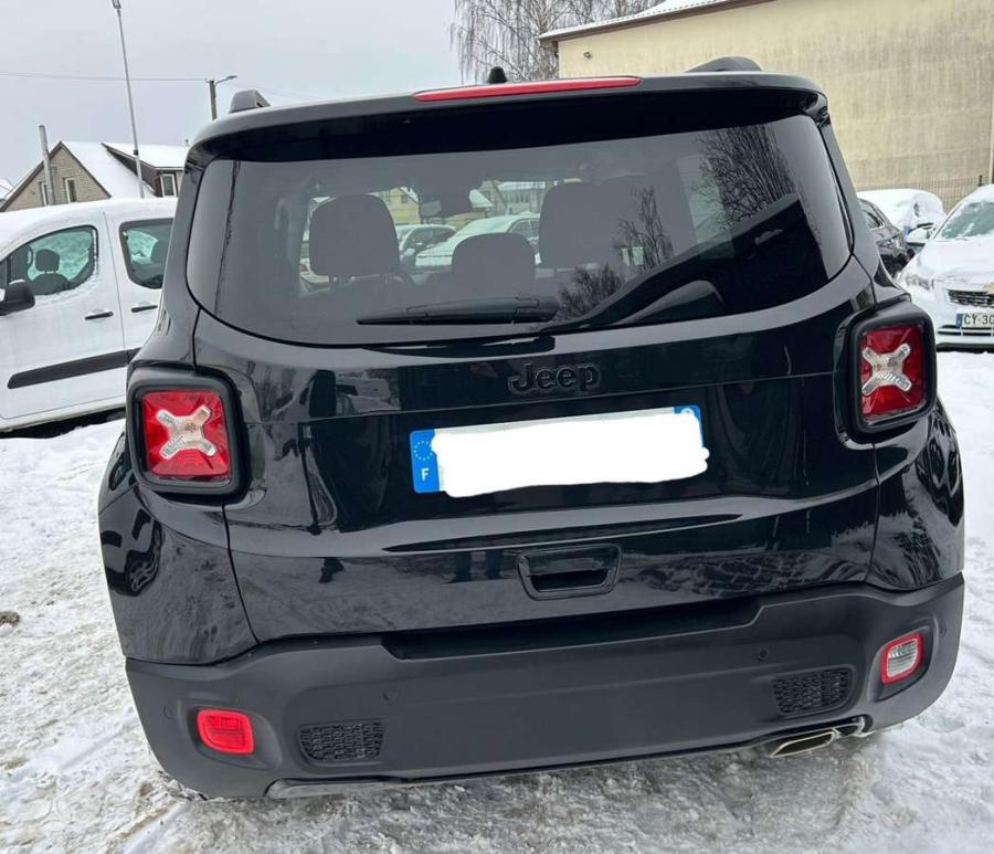 Black Jeep Renegade 2021 in Taurage, with an engine capacity of 1.00 L and mileage of 45 thousand km for 13400 €, photo 6 on AUTOMOTO.COM.LV