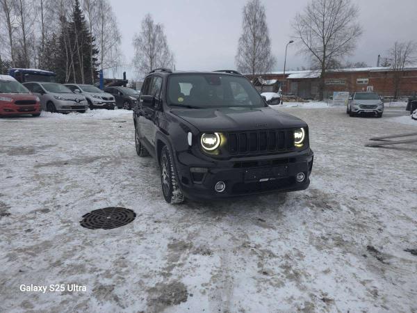 Black Jeep Renegade 2021 in Ukmerge, with an engine capacity of 1.60 L and mileage of 180 thousand km for 10850 €, photo 3 on AUTOMOTO.COM.LV