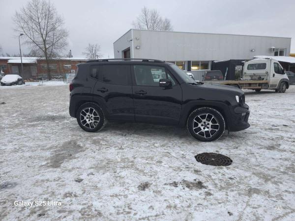 Black Jeep Renegade 2021 in Ukmerge, with an engine capacity of 1.60 L and mileage of 180 thousand km for 10850 €, photo 4 on AUTOMOTO.COM.LV