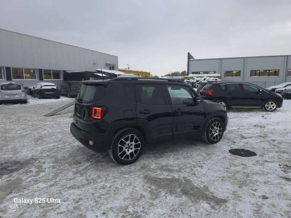 Black Jeep Renegade 2021 in Ukmerge, with an engine capacity of 1.60 L and mileage of 180 thousand km for 10850 €, photo 7 on AUTOMOTO.COM.LV