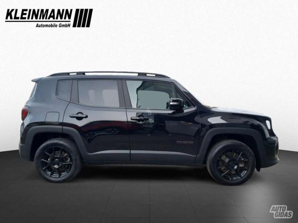 Black Jeep Renegade 2022 in Kaunas, with an engine capacity of 1.30 L and mileage of 33 thousand km for 27972 €, photo 5 on AUTOMOTO.COM.LV
