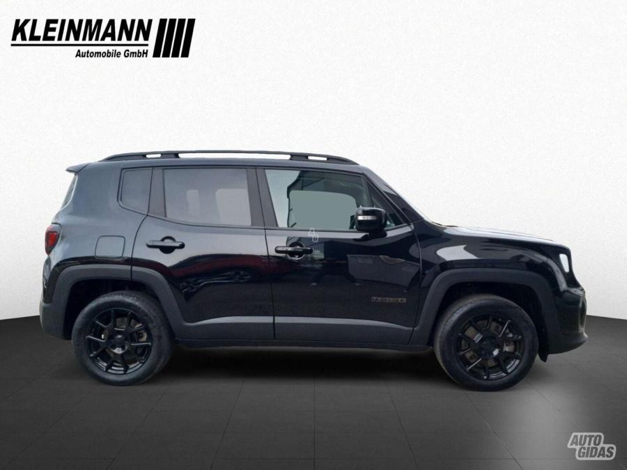 Black Jeep Renegade 2022 in Kaunas, with an engine capacity of 1.30 L and mileage of 33 thousand km for 27972 €, photo 5 on AUTOMOTO.COM.LV
