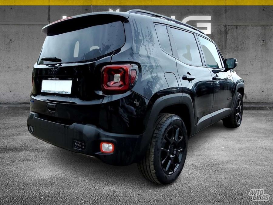 Black Jeep Renegade 2022 in Kaunas, with an engine capacity of 1.30 L and mileage of 19 thousand km for 22398 €, photo 3 on AUTOMOTO.COM.LV