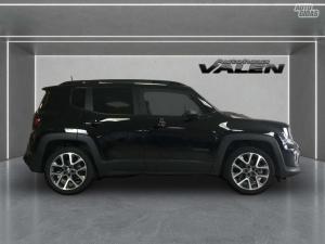 Black Jeep Renegade 2022 in Kaunas, with an engine capacity of 1.30 L and mileage of 21 thousand km for 26507 €, photo 7 on AUTOMOTO.COM.LV