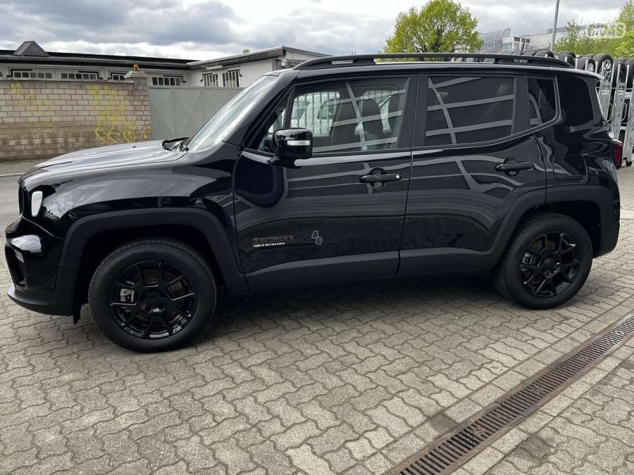 Melns Jeep Renegade 2022 Kauņa, ar dzinēja tilpumu 1.30 L un nobraukumu 24 tūkst. km par 22398 €, foto 2 vietnē AUTOMOTO.COM.LV