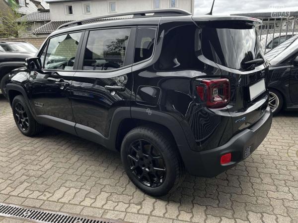 Melns Jeep Renegade 2022 Kauņa, ar dzinēja tilpumu 1.30 L un nobraukumu 24 tūkst. km par 22398 €, foto 3 vietnē AUTOMOTO.COM.LV