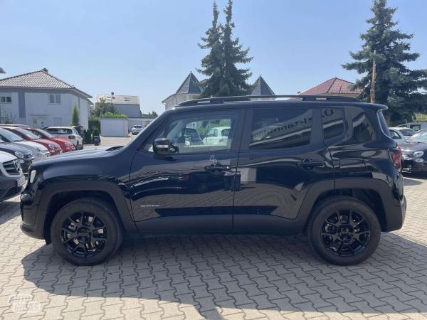 Black Jeep Renegade 2022 in Kaunas, with an engine capacity of 1.30 L and mileage of 21 thousand km for 26519 €, photo 3 on AUTOMOTO.COM.LV
