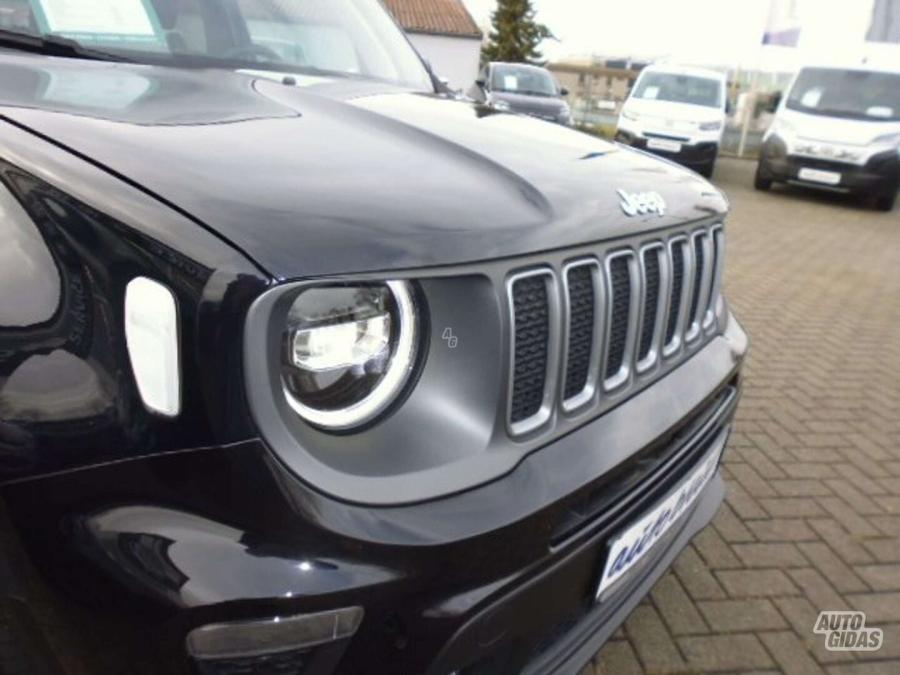 Black Jeep Renegade 2023 in Kaunas, with an engine capacity of 1.50 L and mileage of 15 thousand km for 27972 €, photo 6 on AUTOMOTO.COM.LV