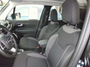 Black Jeep Renegade 2023 in Kaunas, with an engine capacity of 1.50 L and mileage of 15 thousand km for 27972 €, photo 15 on AUTOMOTO.COM.LV