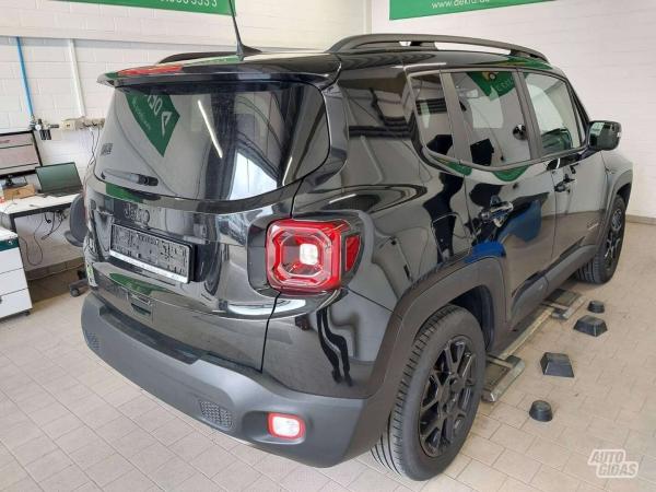 Melns Jeep Renegade 2023 Kauņa, ar dzinēja tilpumu 1.50 L un nobraukumu 18 tūkst. km par 22399 €, foto 2 vietnē AUTOMOTO.COM.LV