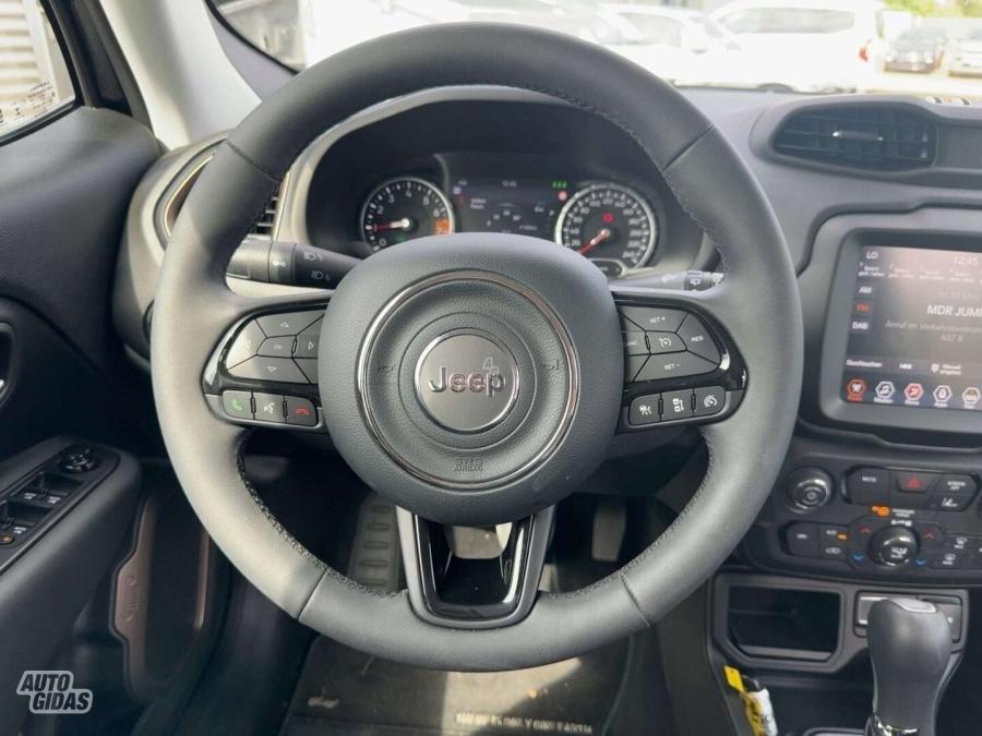 Melns Jeep Renegade 2023 Kauņa, ar dzinēja tilpumu 1.30 L un nobraukumu 20 tūkst. km par 22398 €, foto 10 vietnē AUTOMOTO.COM.LV