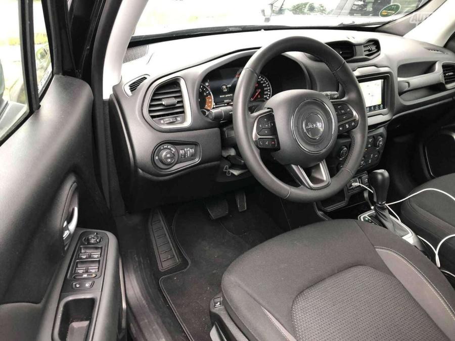 Black Jeep Renegade 2023 in Kaunas, with an engine capacity of 1.50 L and mileage of 39 thousand km for 24459 €, photo 10 on AUTOMOTO.COM.LV