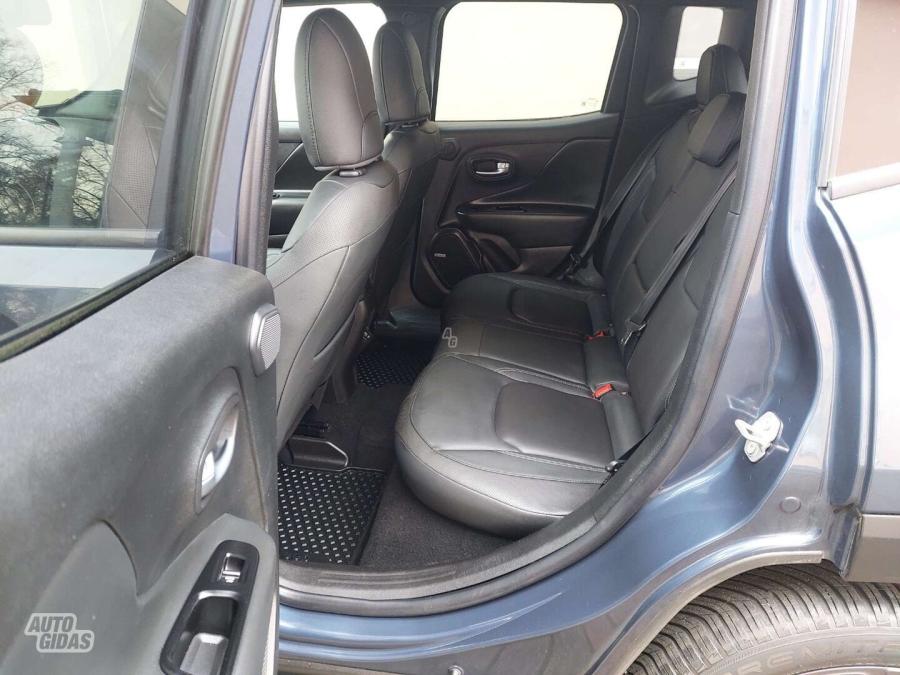 Blue Jeep Renegade 2021 in Kaunas, with an engine capacity of 1.00 L and mileage of 11 thousand km for 23429 €, photo 13 on AUTOMOTO.COM.LV