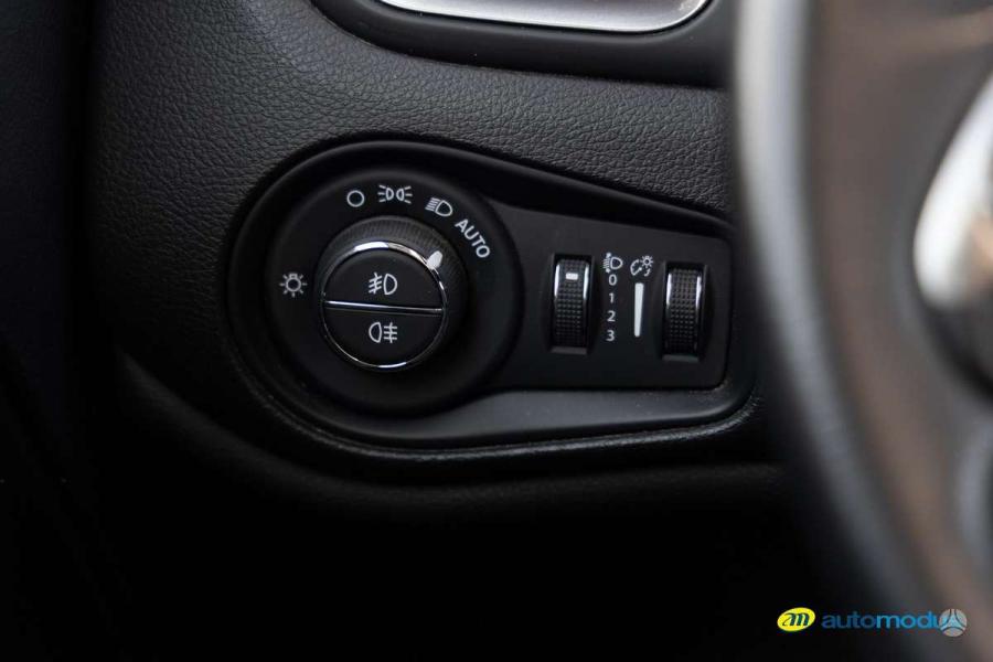Brūns Jeep Renegade 2019 Viļņa, ar dzinēja tilpumu 1.37 L un nobraukumu 89 tūkst. km par 14990 €, foto 19 vietnē AUTOMOTO.COM.LV