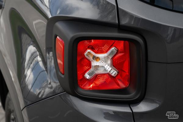 Jeep Renegade 2022 in Vilnius, with an engine capacity of 1.00 L and mileage of 38 thousand km for 12900 €, photo 10 on AUTOMOTO.COM.LV