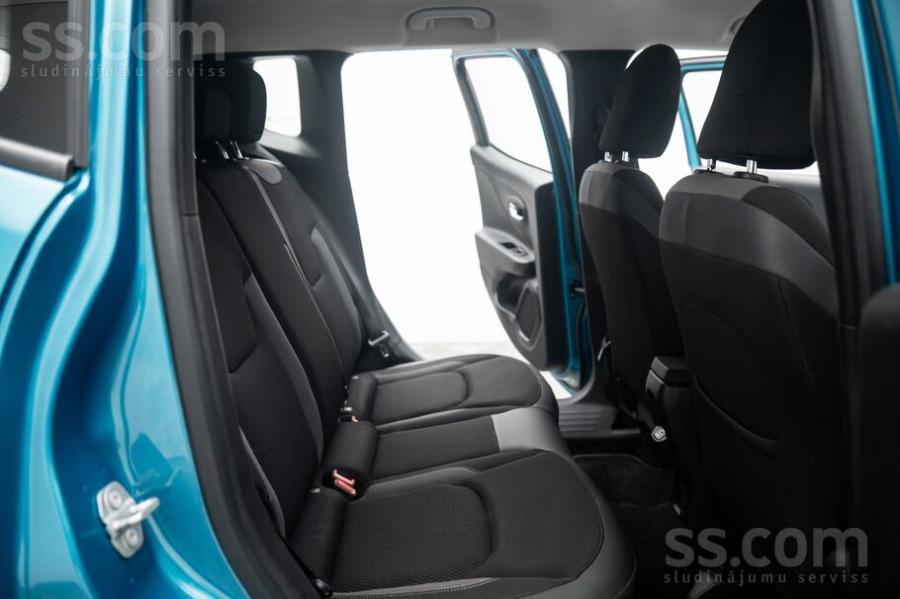 Green Jeep Renegade 2022 in Tallinn, with an engine capacity of 1.30 L and mileage of 69 thousand km for 15999 €, photo 10 on AUTOMOTO.COM.LV