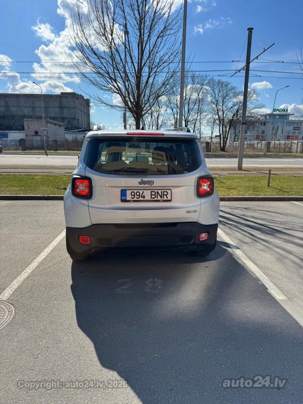 Grey Jeep Renegade 2015 in Tallinn, with an engine capacity of 1.40 L and mileage of 75 thousand km for 10450 €, photo 3 on AUTOMOTO.COM.LV