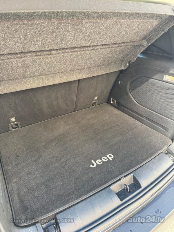 Grey Jeep Renegade 2015 in Tallinn, with an engine capacity of 1.40 L and mileage of 75 thousand km for 10450 €, photo 8 on AUTOMOTO.COM.LV