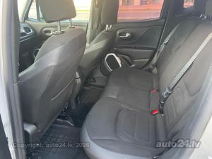 Pelēks Jeep Renegade 2015 Tallina, ar dzinēja tilpumu 2.00 L un nobraukumu 260 tūkst. km par 8999 €, foto 14 vietnē AUTOMOTO.COM.LV