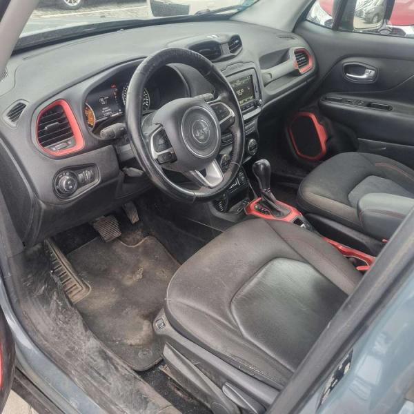 Pelēks Jeep Renegade 2015 Tauragė, ar dzinēja tilpumu 1.96 L un nobraukumu 312 tūkst. km par 6300 €, foto 7 vietnē AUTOMOTO.COM.LV