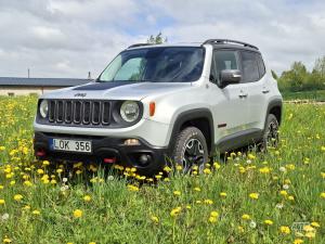 Pelēks Jeep Renegade 2016 Viļņa, ar dzinēja tilpumu 2.40 L un nobraukumu 224 tūkst. km par 6999 €, foto 3 vietnē AUTOMOTO.COM.LV