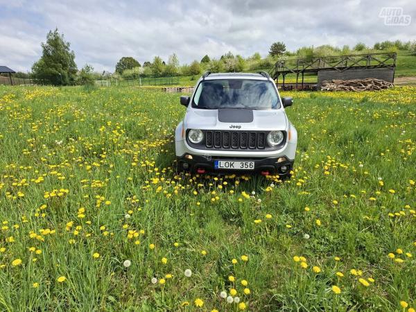 Grey Jeep Renegade 2016 in Vilnius, with an engine capacity of 2.40 L and mileage of 224 thousand km for 6999 €, photo 4 on AUTOMOTO.COM.LV