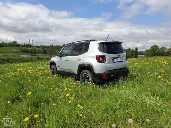 Grey Jeep Renegade 2016 in Vilnius, with an engine capacity of 2.40 L and mileage of 224 thousand km for 6999 €, photo 5 on AUTOMOTO.COM.LV
