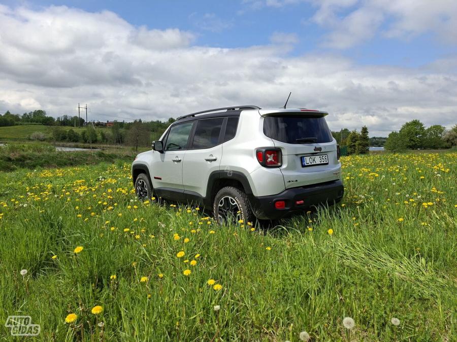 Pelēks Jeep Renegade 2016 Viļņa, ar dzinēja tilpumu 2.40 L un nobraukumu 224 tūkst. km par 6999 €, foto 6 vietnē AUTOMOTO.COM.LV