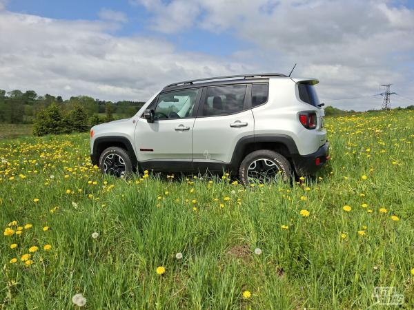 Grey Jeep Renegade 2016 in Vilnius, with an engine capacity of 2.40 L and mileage of 224 thousand km for 6999 €, photo 7 on AUTOMOTO.COM.LV