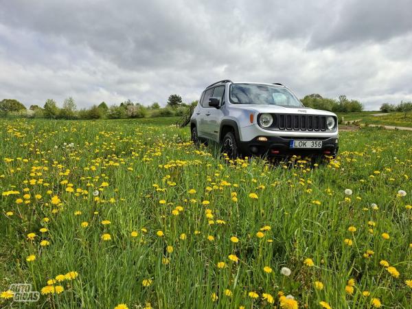 Grey Jeep Renegade 2016 in Vilnius, with an engine capacity of 2.40 L and mileage of 224 thousand km for 6999 €, photo 8 on AUTOMOTO.COM.LV