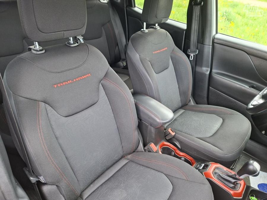 Pelēks Jeep Renegade 2016 Viļņa, ar dzinēja tilpumu 2.40 L un nobraukumu 224 tūkst. km par 6999 €, foto 16 vietnē AUTOMOTO.COM.LV