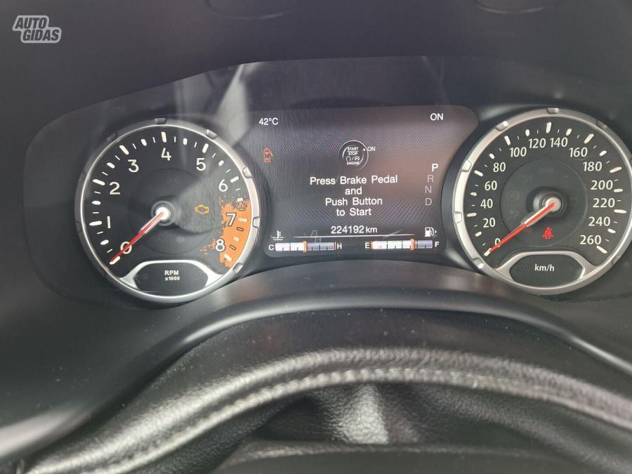 Pelēks Jeep Renegade 2016 Viļņa, ar dzinēja tilpumu 2.40 L un nobraukumu 224 tūkst. km par 6999 €, foto 17 vietnē AUTOMOTO.COM.LV