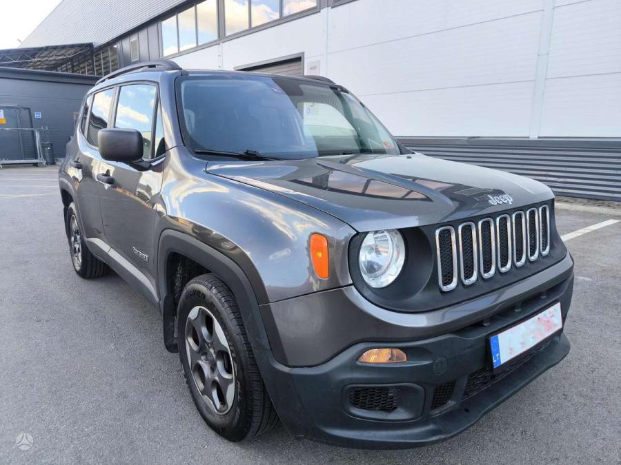 Grey Jeep Renegade 2017 in Siauliai, with an engine capacity of 2.36 L and mileage of 207 thousand km for 6500 €, photo 4 on AUTOMOTO.COM.LV