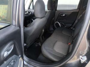 Grey Jeep Renegade 2017 in Siauliai, with an engine capacity of 2.36 L and mileage of 207 thousand km for 6500 €, photo 14 on AUTOMOTO.COM.LV
