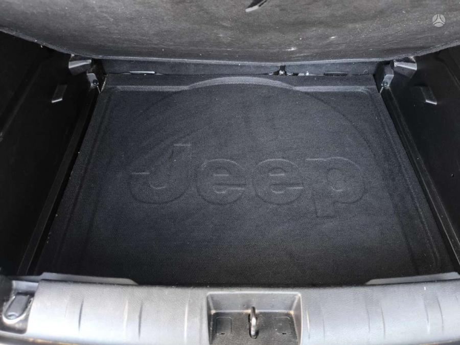 Grey Jeep Renegade 2017 in Siauliai, with an engine capacity of 2.36 L and mileage of 207 thousand km for 6500 €, photo 16 on AUTOMOTO.COM.LV