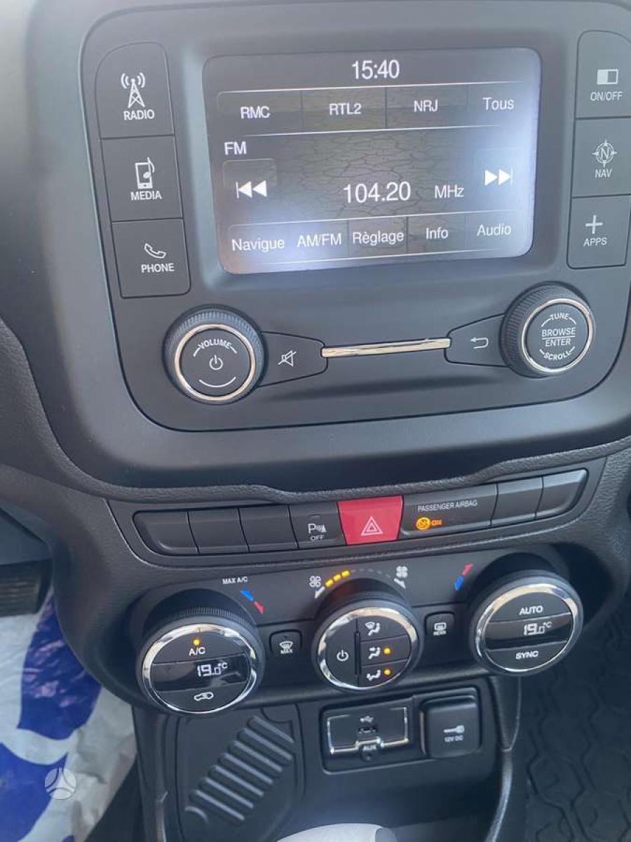 Pelēks Jeep Renegade 2017 Tauragė, ar dzinēja tilpumu 1.37 L un nobraukumu 113 tūkst. km par 8900 €, foto 12 vietnē AUTOMOTO.COM.LV
