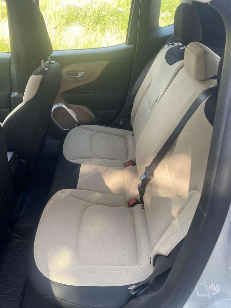 Pelēks Jeep Renegade 2017 Tauragė, ar dzinēja tilpumu 1.37 L un nobraukumu 113 tūkst. km par 8900 €, foto 15 vietnē AUTOMOTO.COM.LV
