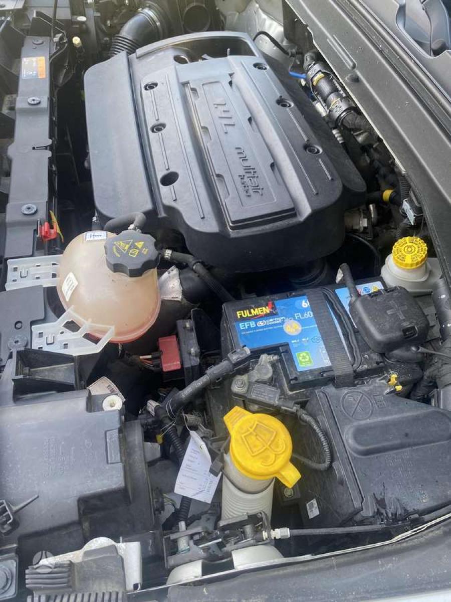 Pelēks Jeep Renegade 2017 Tauragė, ar dzinēja tilpumu 1.37 L un nobraukumu 113 tūkst. km par 8900 €, foto 18 vietnē AUTOMOTO.COM.LV
