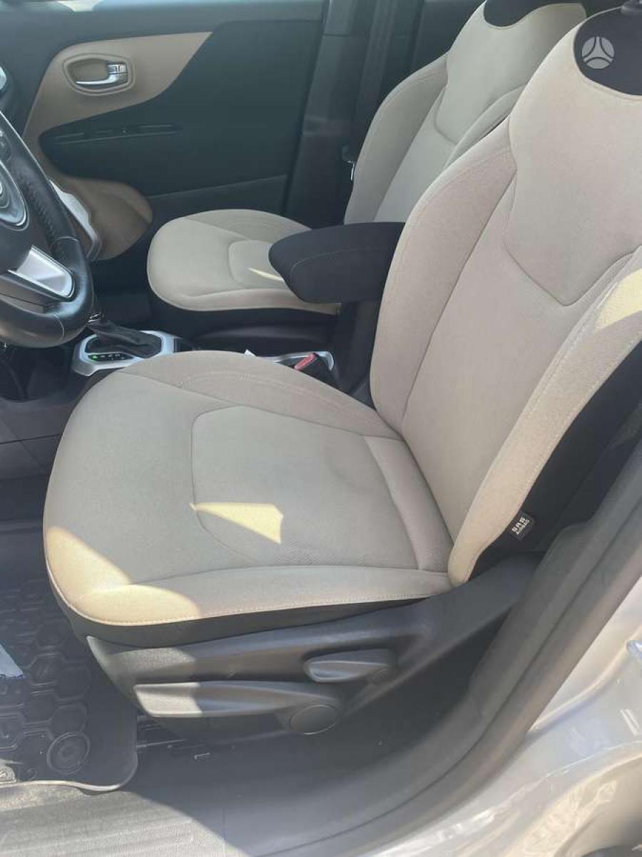 Pelēks Jeep Renegade 2017 Viļņa, ar dzinēja tilpumu 1.37 L un nobraukumu 112 tūkst. km par 8950 €, foto 9 vietnē AUTOMOTO.COM.LV